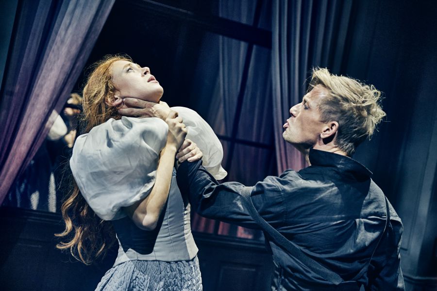 Hamlet har det hele - Iscene