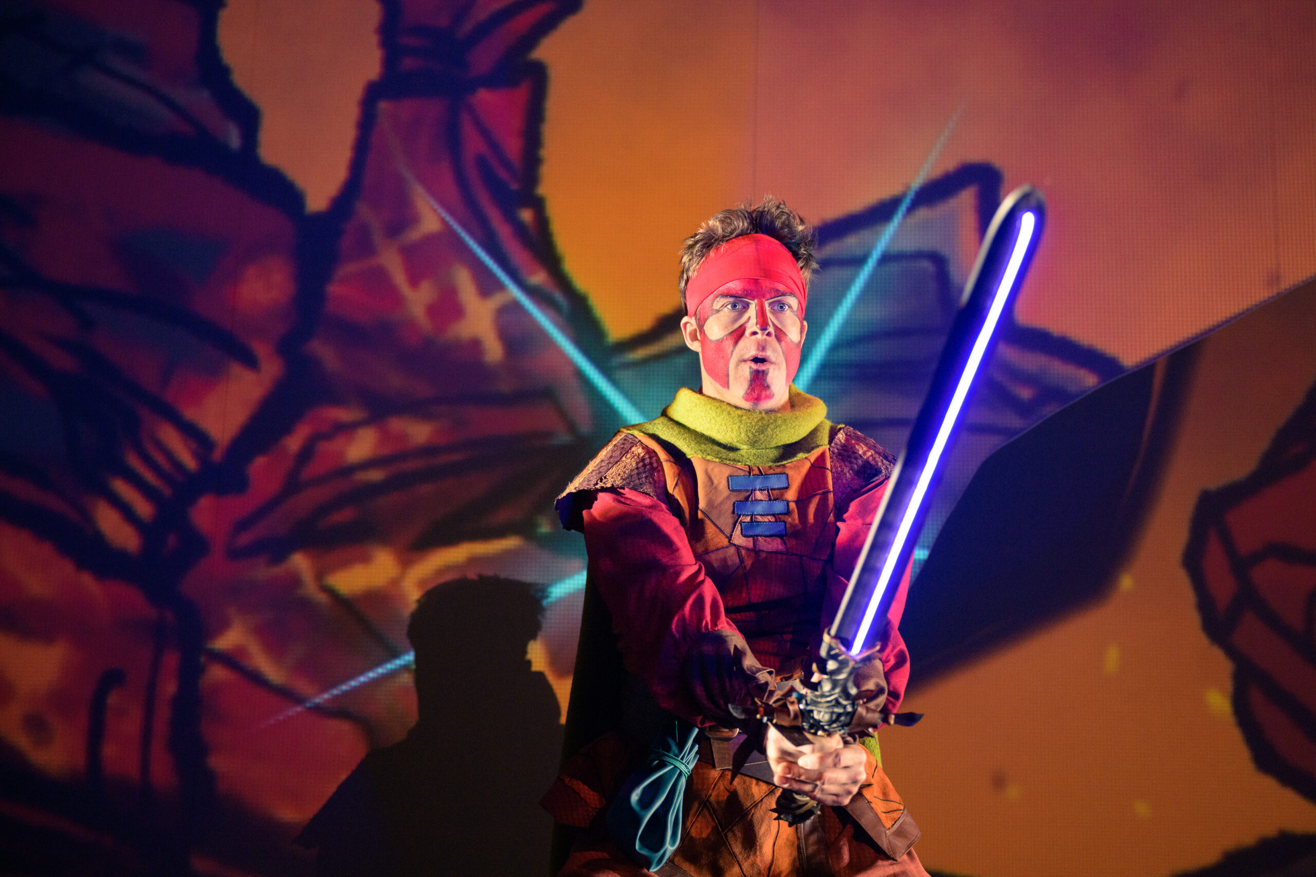 Nomerne - skovens hjerte: Sej digital scenografi i fin fortælling - Iscene