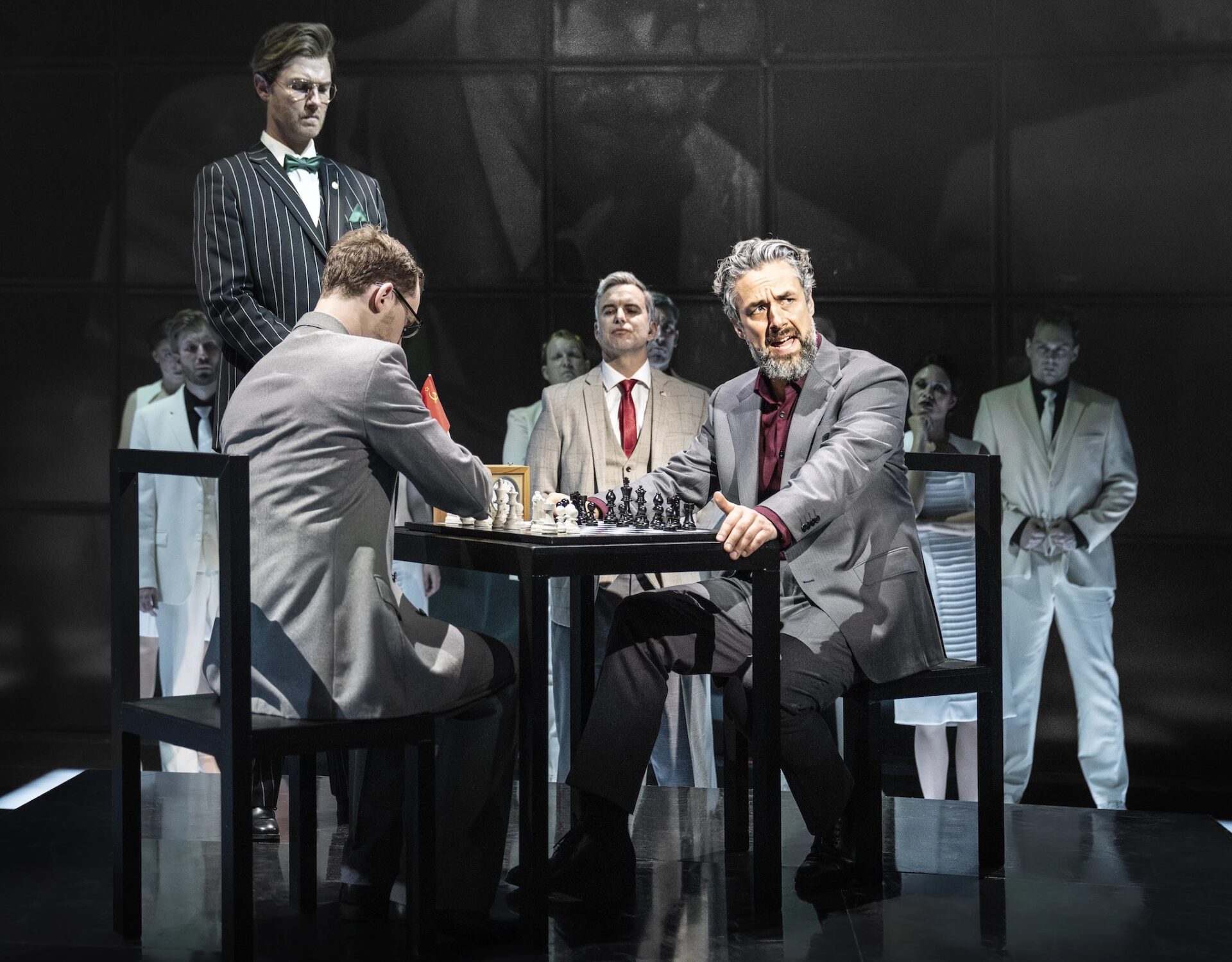 Chess – Rasende flot og musikalsk medrivende - Iscene